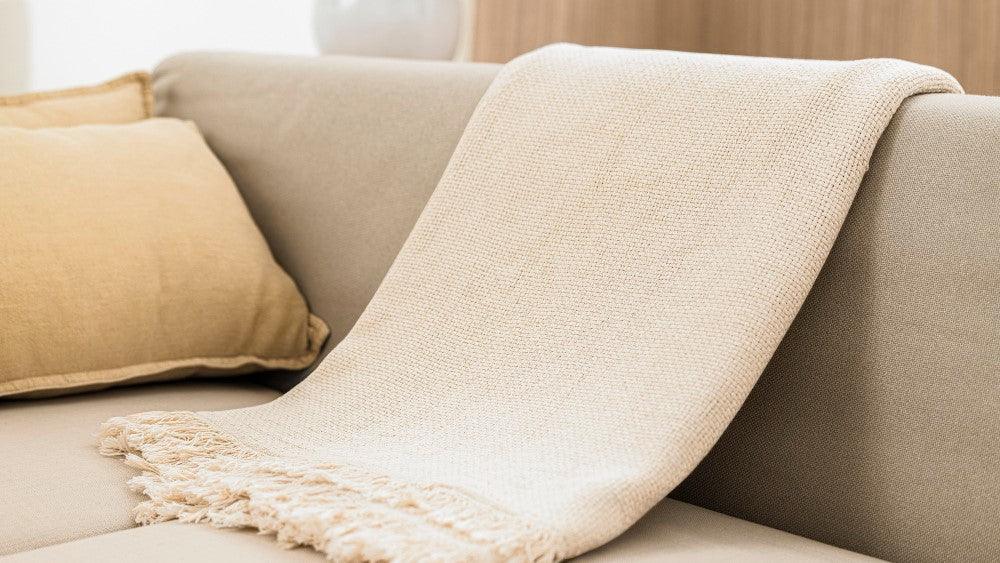 Ingin Punya Selimut Sofa ala Throw Blanket yang Terjangkau? Ini Solusi ...